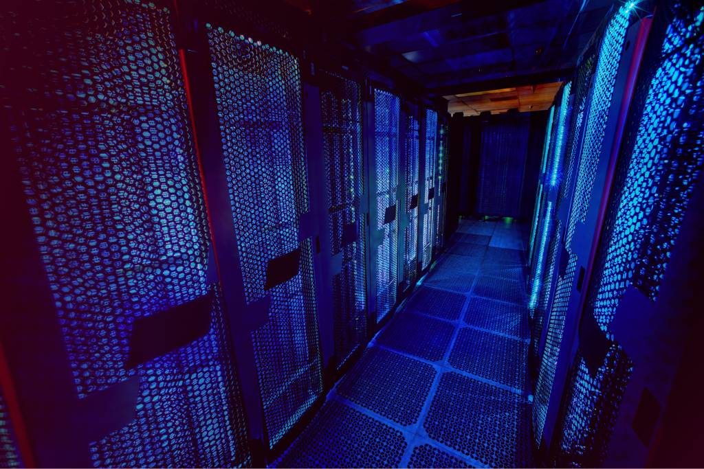 The Ultimate Guide to All-Flash vs. Hybrid Storage | NGX Storage